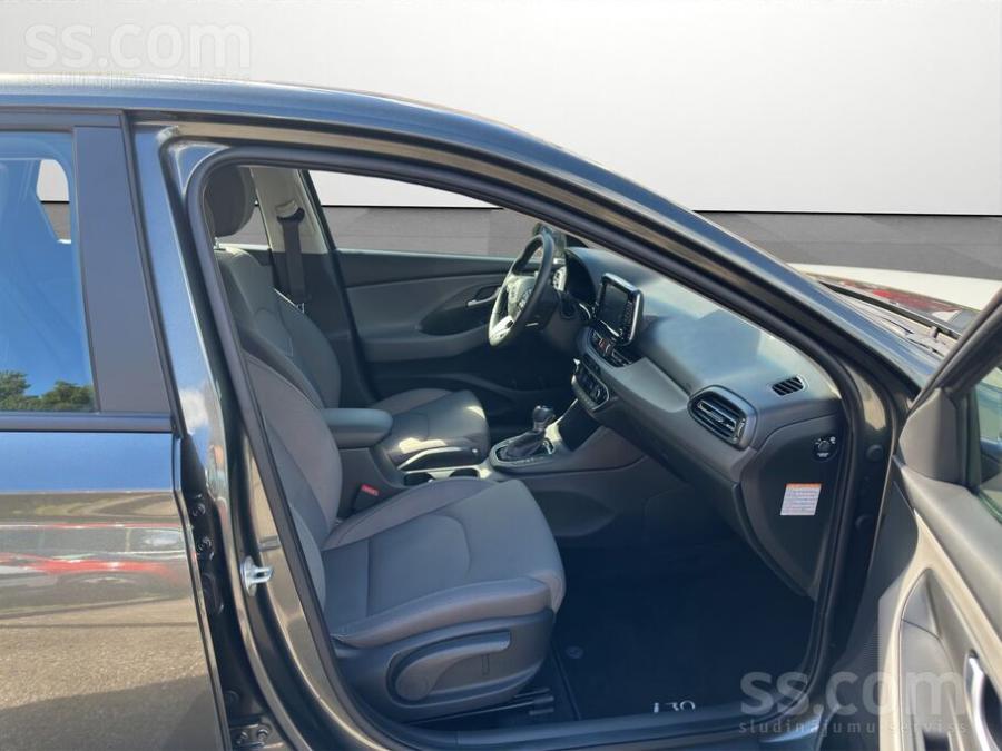 Brown Hyundai i30 2024 in Riga, with an engine capacity of 1.00 L and mileage of 27 thousand km for 17790 €, photo 16 on AUTOMOTO.COM.LV