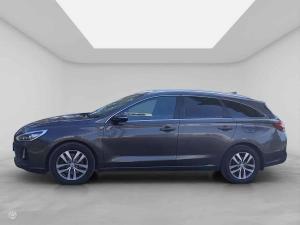 Brown Hyundai i30 2018 in Vilnius, with an engine capacity of 1.60 L and mileage of 175 thousand km for 7590 €, photo 3 on AUTOMOTO.COM.LV