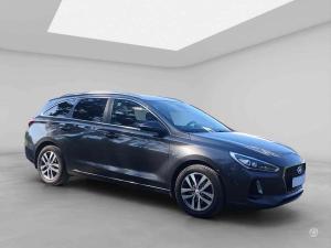 Brown Hyundai i30 2018 in Vilnius, with an engine capacity of 1.60 L and mileage of 175 thousand km for 7590 €, photo 5 on AUTOMOTO.COM.LV