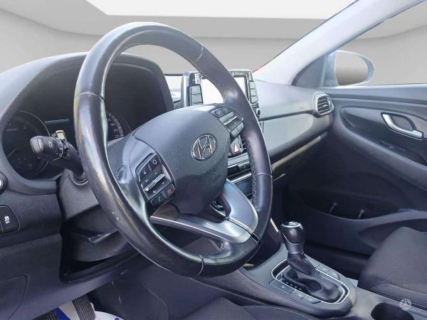 Brown Hyundai i30 2018 in Vilnius, with an engine capacity of 1.60 L and mileage of 175 thousand km for 7590 €, photo 8 on AUTOMOTO.COM.LV