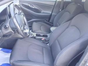Brown Hyundai i30 2018 in Vilnius, with an engine capacity of 1.60 L and mileage of 175 thousand km for 7590 €, photo 10 on AUTOMOTO.COM.LV