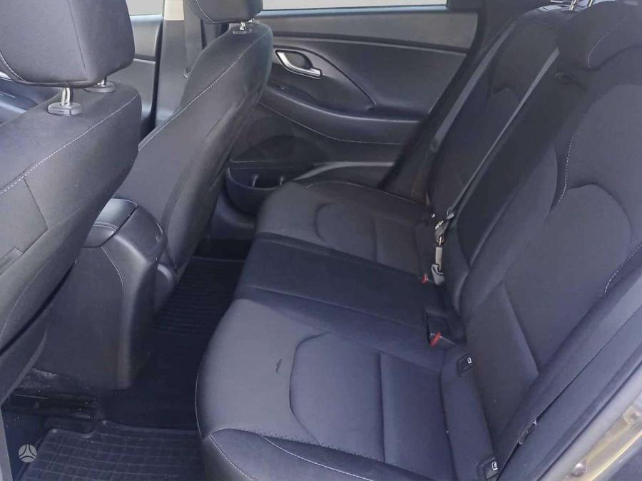 Brown Hyundai i30 2018 in Vilnius, with an engine capacity of 1.60 L and mileage of 175 thousand km for 7590 €, photo 15 on AUTOMOTO.COM.LV
