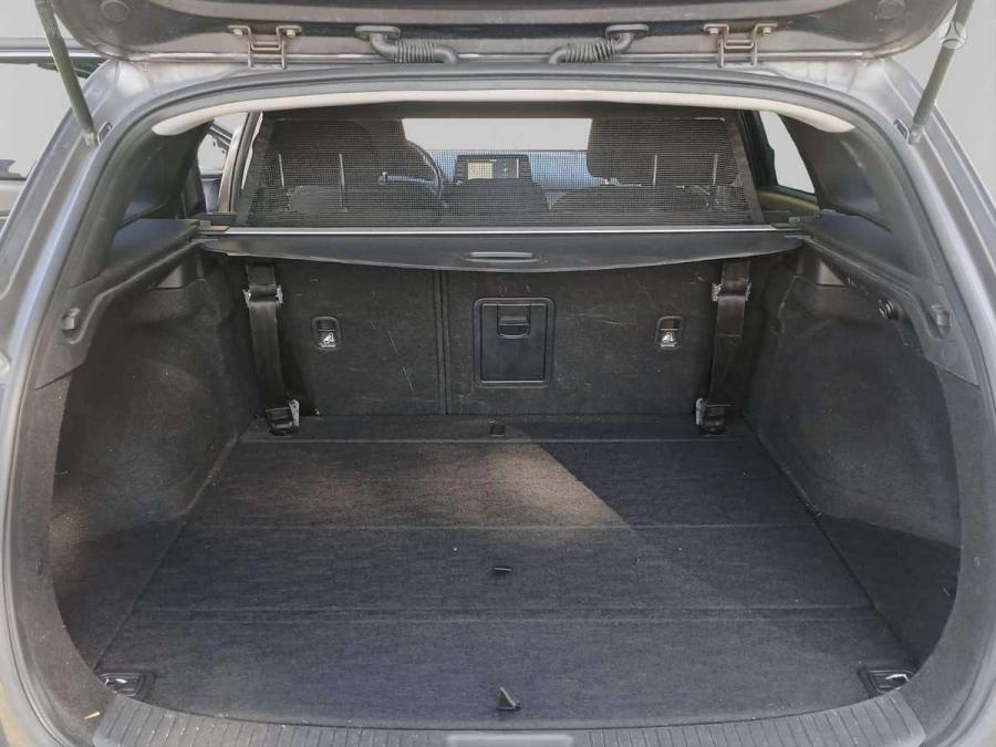 Brown Hyundai i30 2018 in Vilnius, with an engine capacity of 1.60 L and mileage of 175 thousand km for 7590 €, photo 17 on AUTOMOTO.COM.LV
