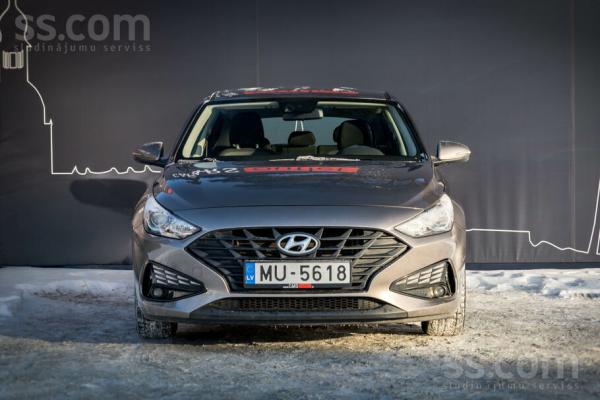 Brown Hyundai i30 2021 in Riga, with an engine capacity of 1.60 L and mileage of 155 thousand km for 9990 €, photo 2 on AUTOMOTO.COM.LV