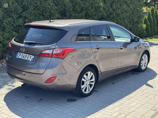 Brown Hyundai i30 2012 in Taurage, with an engine capacity of 1.58 L and mileage of 235 thousand km for 3200 €, photo 7 on AUTOMOTO.COM.LV