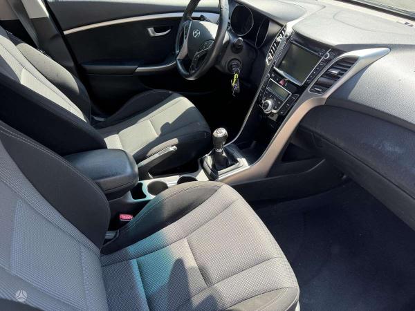 Brown Hyundai i30 2012 in Taurage, with an engine capacity of 1.58 L and mileage of 235 thousand km for 3200 €, photo 8 on AUTOMOTO.COM.LV