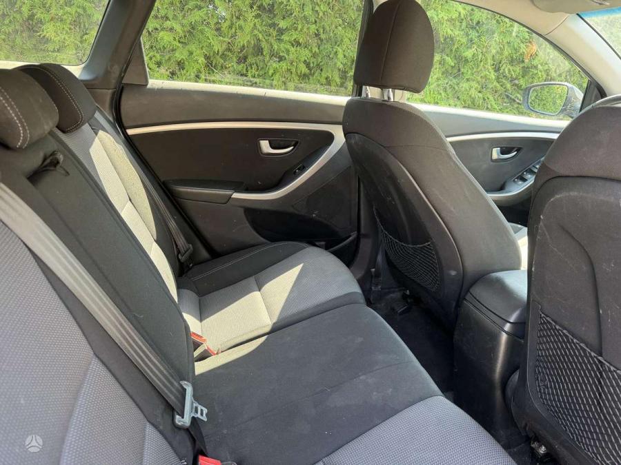 Brown Hyundai i30 2012 in Taurage, with an engine capacity of 1.58 L and mileage of 235 thousand km for 3200 €, photo 10 on AUTOMOTO.COM.LV