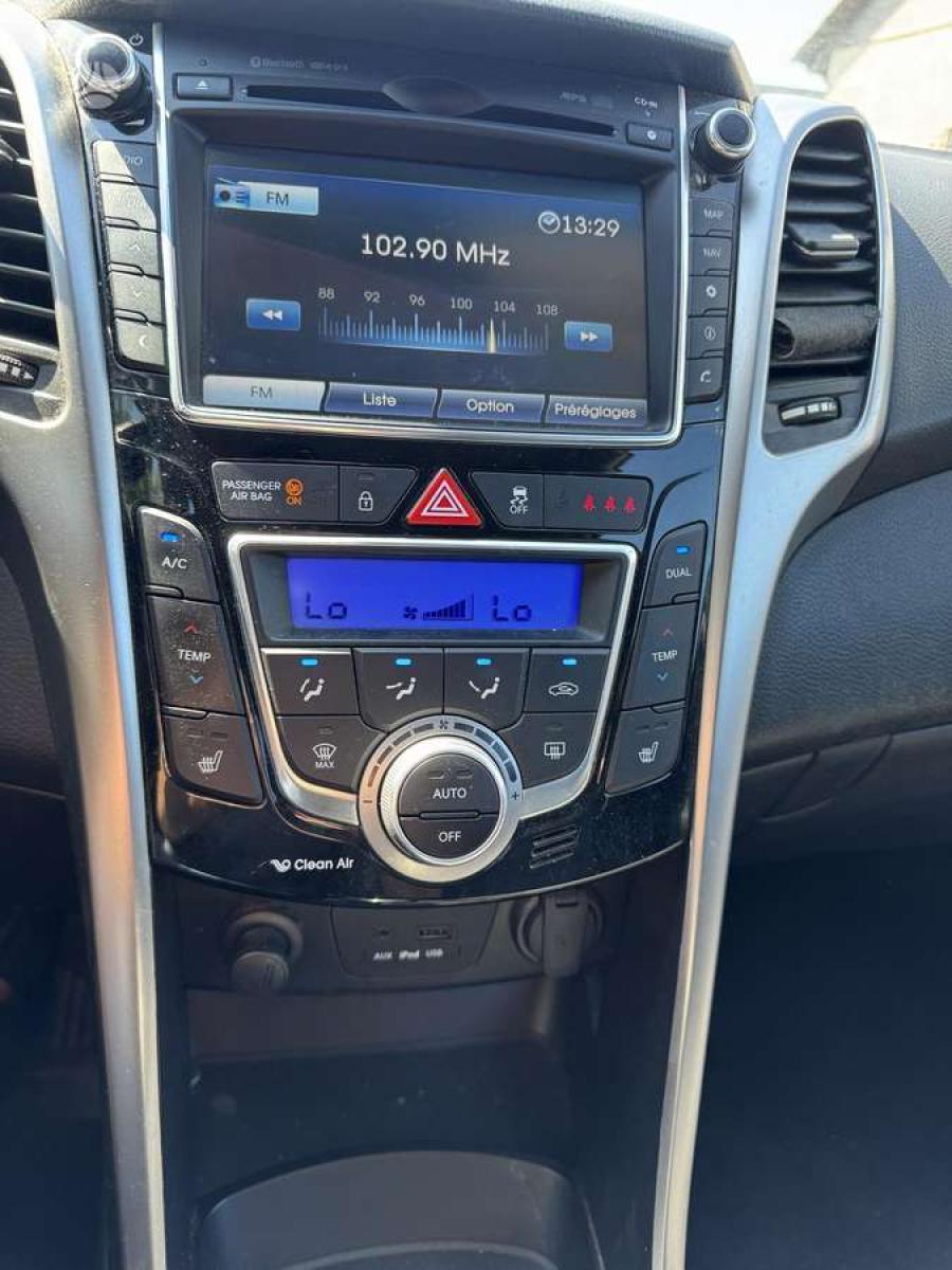 Brown Hyundai i30 2012 in Taurage, with an engine capacity of 1.58 L and mileage of 235 thousand km for 3200 €, photo 15 on AUTOMOTO.COM.LV