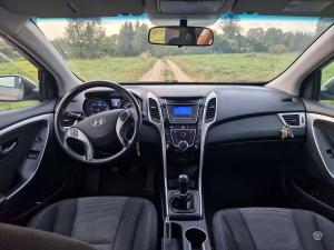 Brown Hyundai i30 2012 in Vilnius, with an engine capacity of 1.40 L and mileage of 261 thousand km for 2850 €, photo 11 on AUTOMOTO.COM.LV