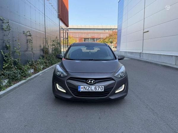 Коричневый Хендай i30 2013 в Клайпеда, объемом двигателя 1.59 л и пробегом 266 тыс. км за 3000 €, фото 6 на AUTOMOTO.COM.LV