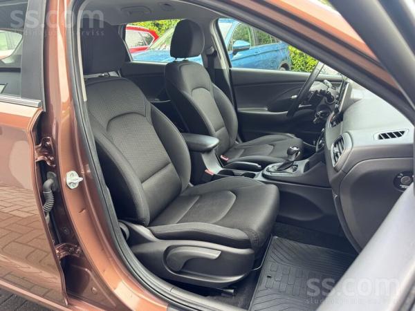 Brown Hyundai i30 2018 in Riga, with an engine capacity of 1.40 L and mileage of 215 thousand km for 8000 €, photo 8 on AUTOMOTO.COM.LV