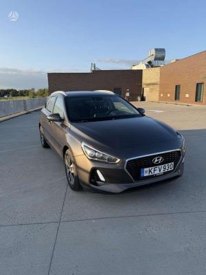 Brown Hyundai i30 2018 in Vilnius, with an engine capacity of 1.58 L and mileage of 174 thousand km for 7500 €, photo  on AUTOMOTO.COM.LV