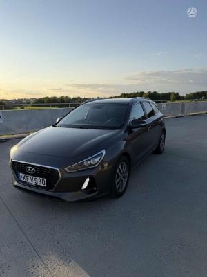 Brown Hyundai i30 2018 in Vilnius, with an engine capacity of 1.58 L and mileage of 174 thousand km for 7500 €, photo 3 on AUTOMOTO.COM.LV
