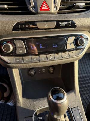 Brown Hyundai i30 2018 in Vilnius, with an engine capacity of 1.58 L and mileage of 174 thousand km for 7500 €, photo 17 on AUTOMOTO.COM.LV