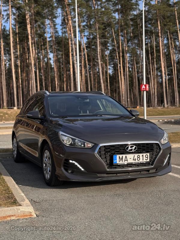 Brown Hyundai i30 2019 in Riga, with an engine capacity of 1.40 L and mileage of 106 thousand km for 12490 €, photo 2 on AUTOMOTO.COM.LV