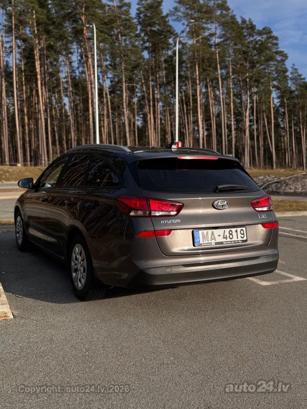 Brown Hyundai i30 2019 in Riga, with an engine capacity of 1.40 L and mileage of 106 thousand km for 12490 €, photo 4 on AUTOMOTO.COM.LV