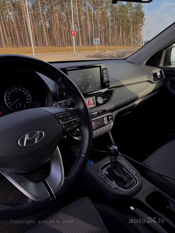Brown Hyundai i30 2019 in Riga, with an engine capacity of 1.40 L and mileage of 106 thousand km for 12490 €, photo 8 on AUTOMOTO.COM.LV