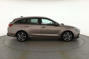 Brown Hyundai i30 2021 in Kaunas, with an engine capacity of 1.00 L and mileage of 81 thousand km for 22390 €, photo 6 on AUTOMOTO.COM.LV