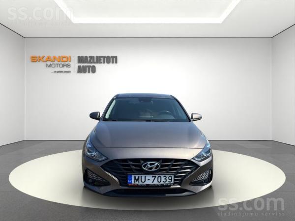 Brūns Hyundai i30 2021 Rīga, ar dzinēja tilpumu 1.50 L un nobraukumu 127 tūkst. km par 10990 €, foto 2 vietnē AUTOMOTO.COM.LV