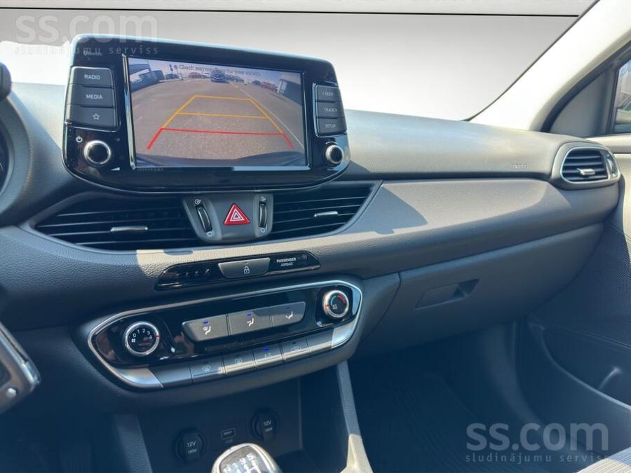 Brūns Hyundai i30 2021 Rīga, ar dzinēja tilpumu 1.50 L un nobraukumu 127 tūkst. km par 10990 €, foto 16 vietnē AUTOMOTO.COM.LV