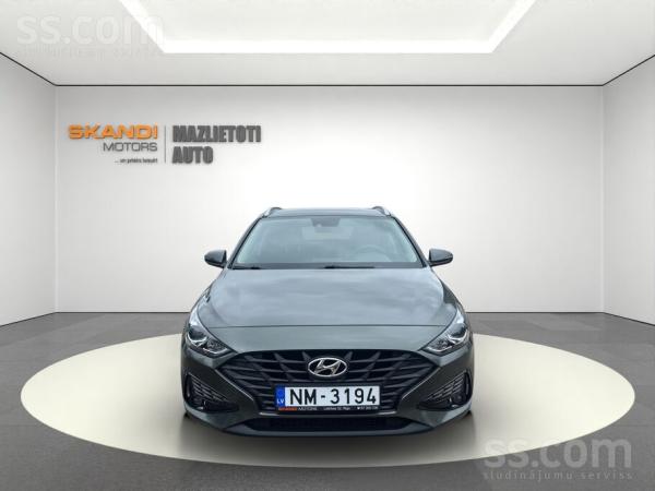 Brūns Hyundai i30 2023 Rīga, ar dzinēja tilpumu 1.50 L un nobraukumu 42 tūkst. km par 13790 €, foto 2 vietnē AUTOMOTO.COM.LV