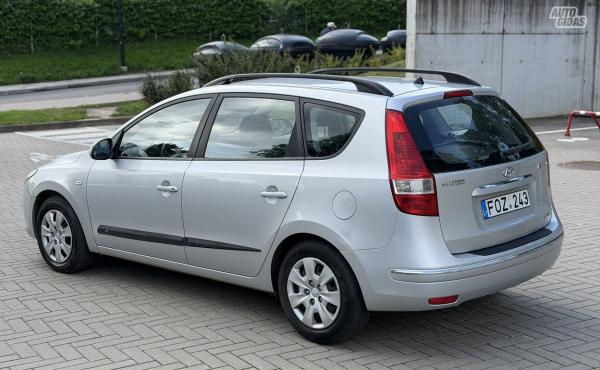 Grey Hyundai i30 2009 in Vilnius, with an engine capacity of 1.60 L and mileage of 214 thousand km for 1450 €, photo 4 on AUTOMOTO.COM.LV