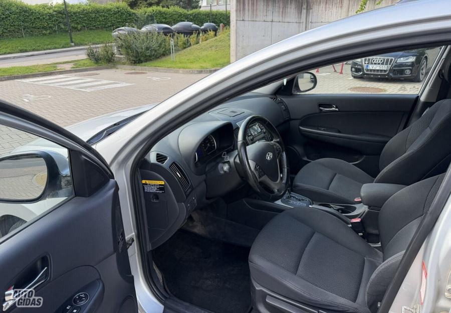 Pelēks Hyundai i30 2009 Viļņa, ar dzinēja tilpumu 1.60 L un nobraukumu 214 tūkst. km par 1450 €, foto 15 vietnē AUTOMOTO.COM.LV