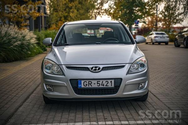 Grey Hyundai i30 2007 in Riga, with an engine capacity of 1.60 L and mileage of 0 thousand km for 3990 €, photo 2 on AUTOMOTO.COM.LV