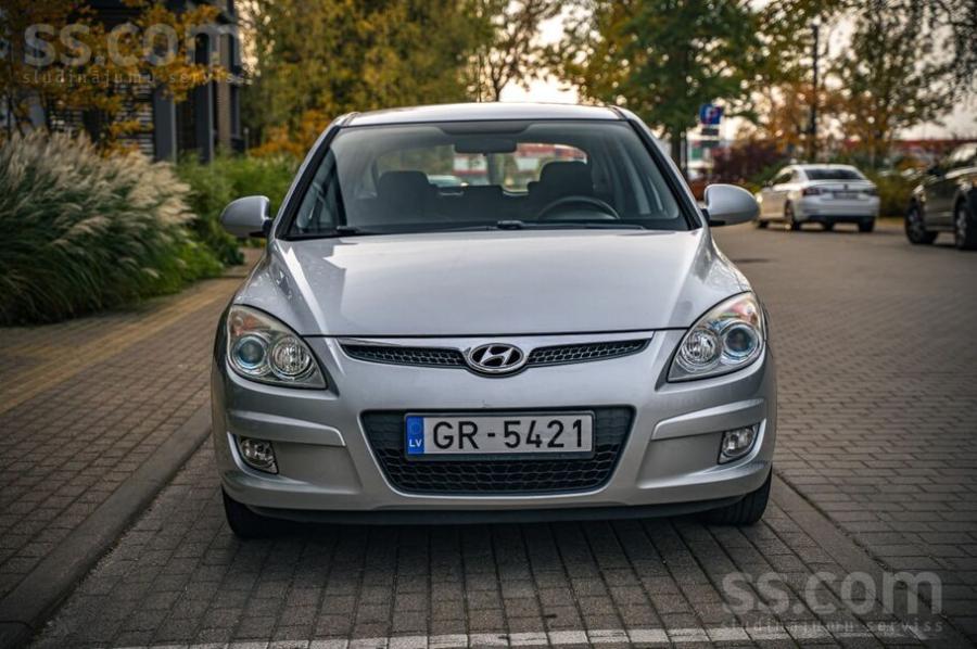 Pelēks Hyundai i30 2007 Rīga, ar dzinēja tilpumu 1.60 L un nobraukumu 0 tūkst. km par 3990 €, foto 2 vietnē AUTOMOTO.COM.LV