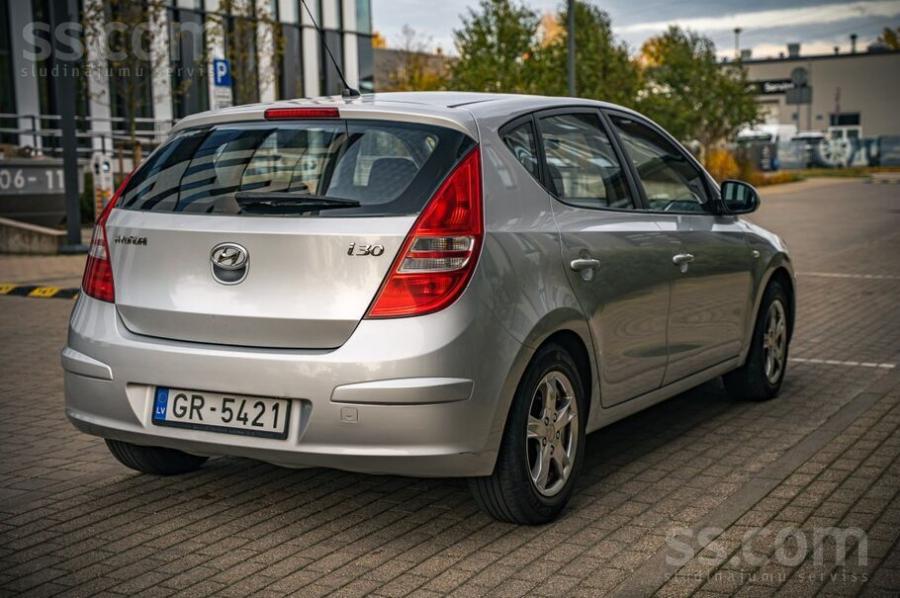 Pelēks Hyundai i30 2007 Rīga, ar dzinēja tilpumu 1.60 L un nobraukumu 0 tūkst. km par 3990 €, foto 4 vietnē AUTOMOTO.COM.LV