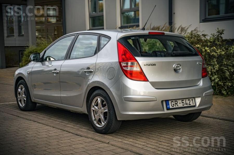 Pelēks Hyundai i30 2007 Rīga, ar dzinēja tilpumu 1.60 L un nobraukumu 0 tūkst. km par 3990 €, foto 6 vietnē AUTOMOTO.COM.LV