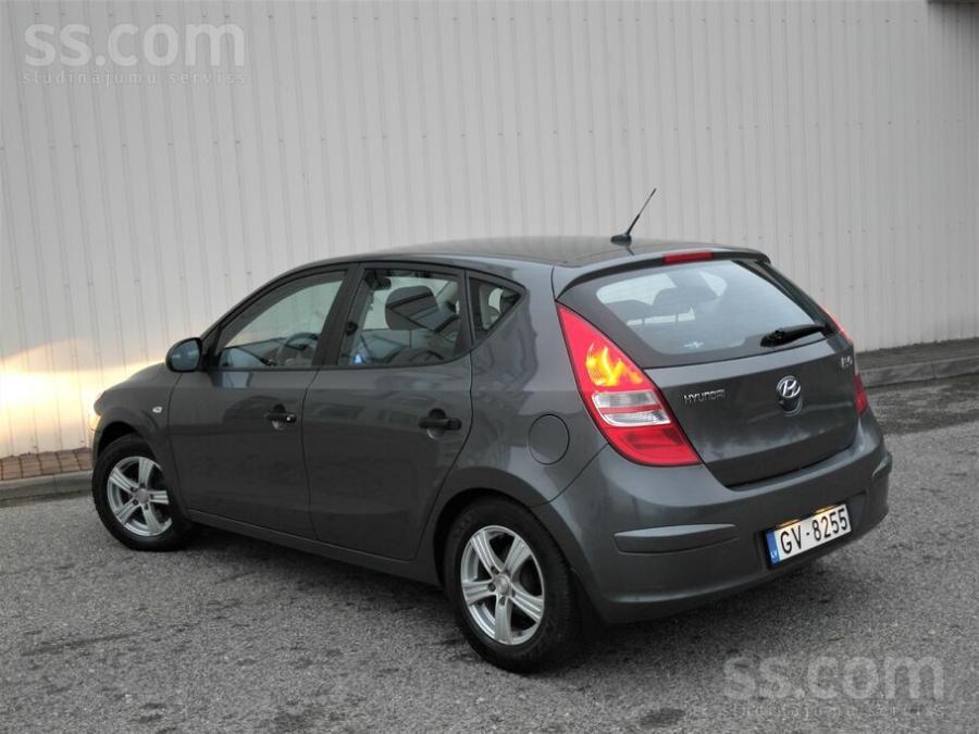 Pelēks Hyundai i30 2007 Rīga, ar dzinēja tilpumu 1.40 L un nobraukumu 135 tūkst. km par 1590 €, foto 3 vietnē AUTOMOTO.COM.LV