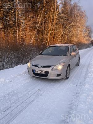 Grey Hyundai i30 2007 in Aizkraukle, with an engine capacity of 1.60 L and mileage of 288 thousand km for 1250 €, photo  on AUTOMOTO.COM.LV
