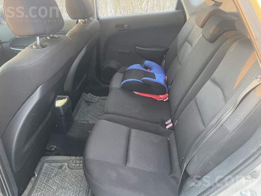 Pelēks Hyundai i30 2007 Aizkraukle, ar dzinēja tilpumu 1.60 L un nobraukumu 288 tūkst. km par 1250 €, foto 6 vietnē AUTOMOTO.COM.LV
