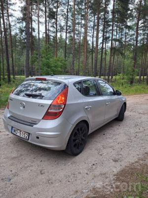 Grey Hyundai i30 2007 in Daugavpils, with an engine capacity of 1.60 L and mileage of 331 thousand km for 1400 €, photo 5 on AUTOMOTO.COM.LV