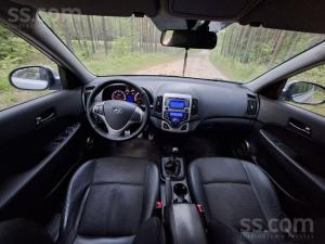 Grey Hyundai i30 2007 in Daugavpils, with an engine capacity of 1.60 L and mileage of 331 thousand km for 1400 €, photo 6 on AUTOMOTO.COM.LV