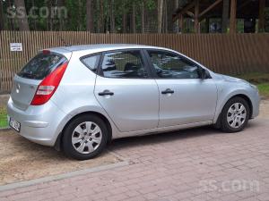 Grey Hyundai i30 2007 in Ventspils, with an engine capacity of 1.40 L and mileage of 220 thousand km for 1050 €, photo 5 on AUTOMOTO.COM.LV