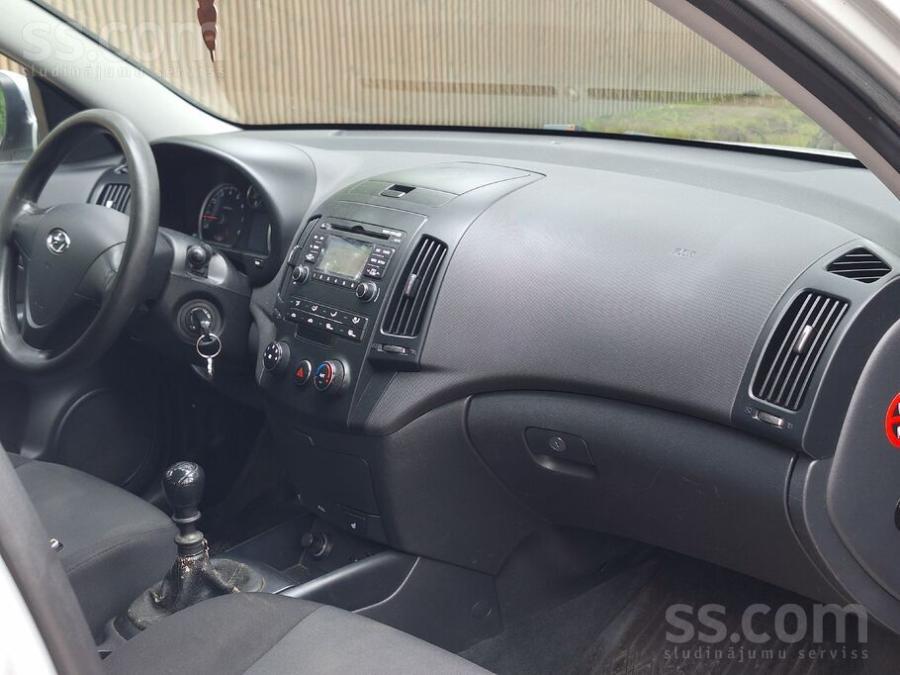 Grey Hyundai i30 2007 in Ventspils, with an engine capacity of 1.40 L and mileage of 220 thousand km for 1050 €, photo 6 on AUTOMOTO.COM.LV