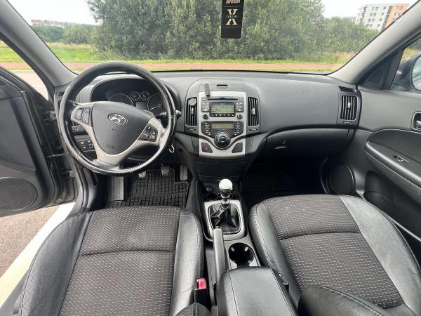 Pelēks Hyundai i30 2007 Gargždai, ar dzinēja tilpumu 1.58 L un nobraukumu 330 tūkst. km par 950 €, foto 5 vietnē AUTOMOTO.COM.LV