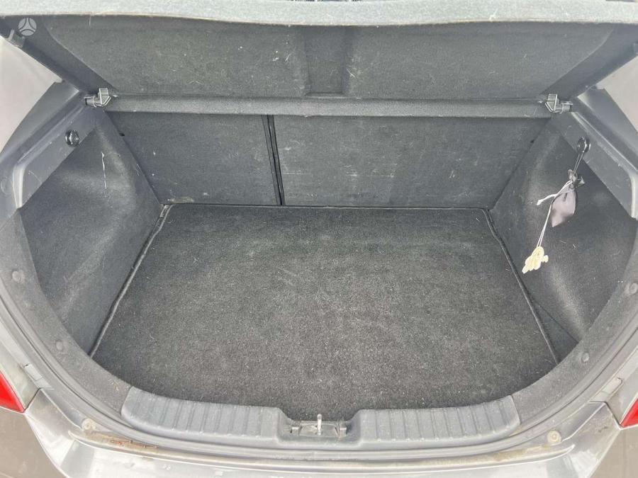 Pelēks Hyundai i30 2007 Gargždai, ar dzinēja tilpumu 1.58 L un nobraukumu 330 tūkst. km par 950 €, foto 7 vietnē AUTOMOTO.COM.LV