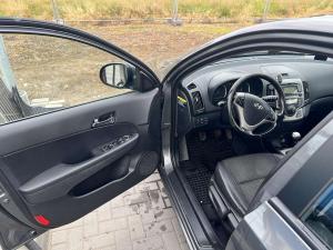 Pelēks Hyundai i30 2007 Gargždai, ar dzinēja tilpumu 1.58 L un nobraukumu 330 tūkst. km par 950 €, foto 14 vietnē AUTOMOTO.COM.LV