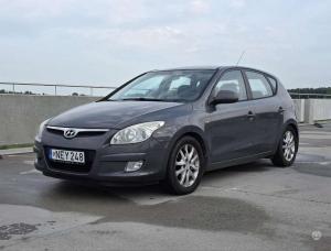 Pelēks Hyundai i30 2007 Viļņa, ar dzinēja tilpumu 1.58 L un nobraukumu 280 tūkst. km par 1400 €, foto  vietnē AUTOMOTO.COM.LV