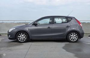 Grey Hyundai i30 2007 in Vilnius, with an engine capacity of 1.58 L and mileage of 280 thousand km for 1400 €, photo 3 on AUTOMOTO.COM.LV