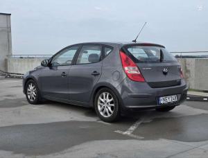 Grey Hyundai i30 2007 in Vilnius, with an engine capacity of 1.58 L and mileage of 280 thousand km for 1400 €, photo 4 on AUTOMOTO.COM.LV