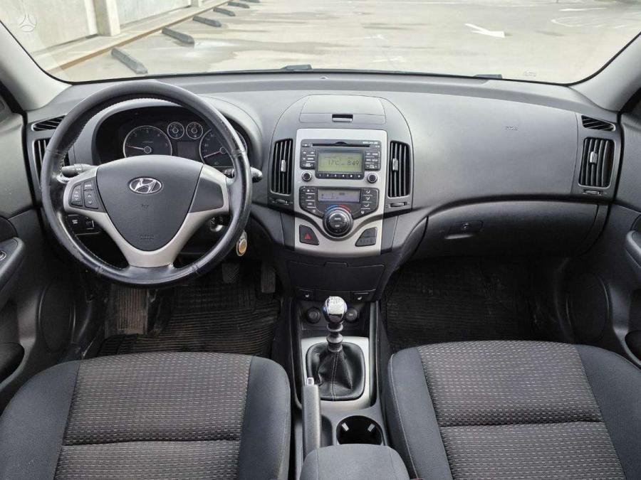 Grey Hyundai i30 2007 in Vilnius, with an engine capacity of 1.58 L and mileage of 280 thousand km for 1400 €, photo 11 on AUTOMOTO.COM.LV