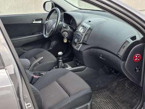 Grey Hyundai i30 2007 in Vilnius, with an engine capacity of 1.58 L and mileage of 280 thousand km for 1400 €, photo 12 on AUTOMOTO.COM.LV