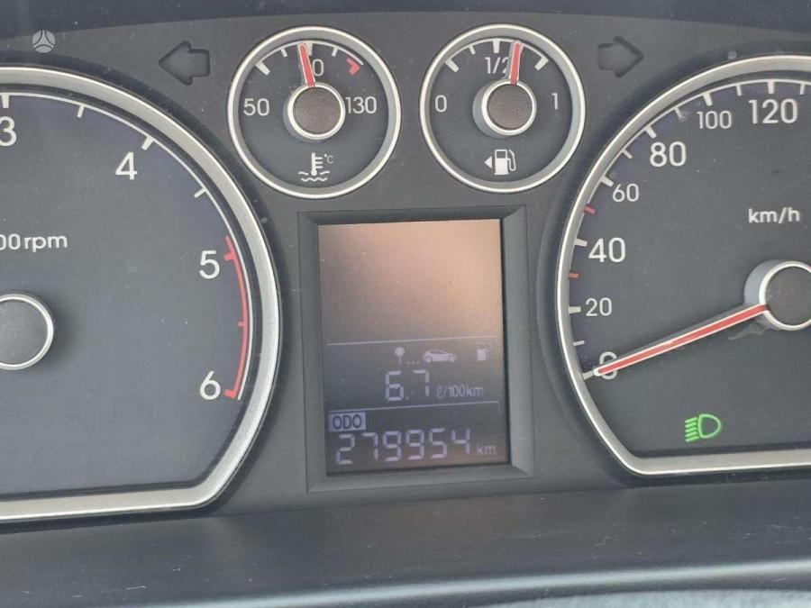 Grey Hyundai i30 2007 in Vilnius, with an engine capacity of 1.58 L and mileage of 280 thousand km for 1400 €, photo 15 on AUTOMOTO.COM.LV