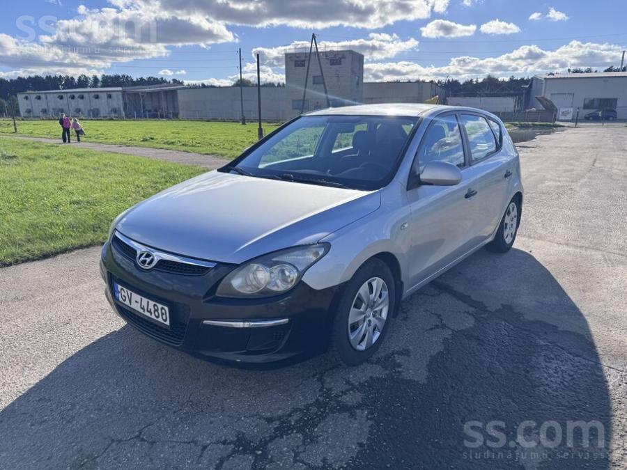 Серый Хендай i30 2007 в Рига, объемом двигателя 1.40 л и пробегом 223 тыс. км за 800 €, фото 3 на AUTOMOTO.COM.LV