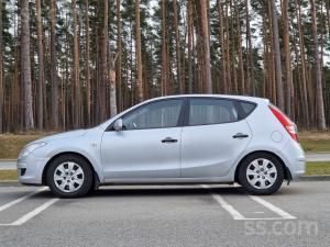 Pelēks Hyundai i30 2008 Rīga, ar dzinēja tilpumu 1.60 L un nobraukumu 293 tūkst. km par 1600 €, foto 2 vietnē AUTOMOTO.COM.LV