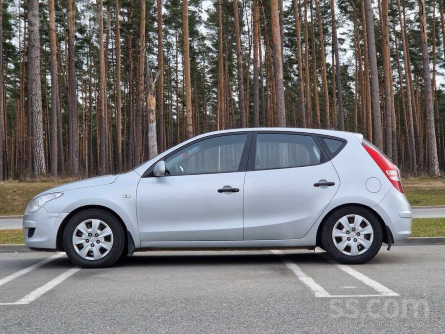 Pelēks Hyundai i30 2008 Rīga, ar dzinēja tilpumu 1.60 L un nobraukumu 293 tūkst. km par 1600 €, foto 2 vietnē AUTOMOTO.COM.LV